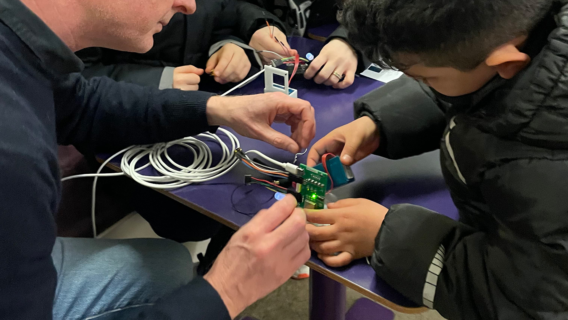 CoderDojo Helsingborg bygger sensorer | Dunkers kulturhus